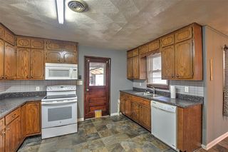 2850 N 22nd St, Decatur, IL 62526 - See Est. Value, Schools & More