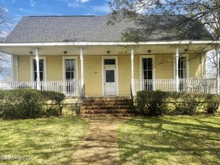 204 Park St, Lyon, MS 38645 - See Est. Value, Schools & More