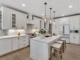 9 W Way, Mashpee, MA 02649 - See Est. Value, Schools & More