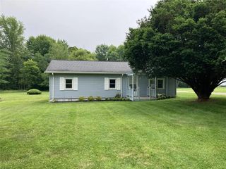 216 Bryson Mill Rd S, New Castle, PA 16102 | MLS# 1737335 - Trulia | Trulia
