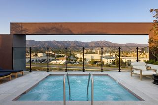 800 N Front St #2304, Burbank, CA 91502 - See Est. Value, Schools & More