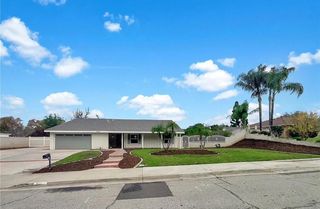 5582 Royal Hill Dr, Riverside, CA 92506 - See Est. Value, Schools & More