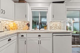 3519 Southvillage Dr, Medford, OR 97504 - See Est. Value, Schools & More