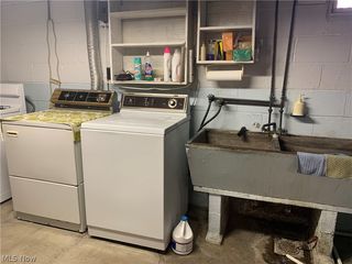 2144 Northwest Blvd NW, Warren, OH 44485 - See Est. Value, Schools & More