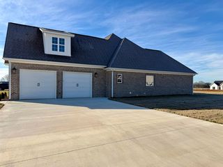 82 Todd Dr, Muscle Shoals, AL 35661 | MLS# 526613 - Trulia | Trulia