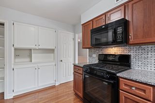 1134 Oakview Dr #A, Wheaton, IL 60187 - See Est. Value, Schools & More