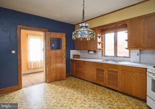 1554 Easton Rd, Hellertown, PA 18055 - See Est. Value, Schools & More