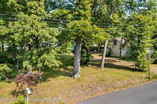 123 Lloyd Road, Toms River, NJ 08753 - See Est. Value, Schools & More
