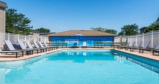 The Lakes at Fountain Square Apartment Homes - Waukegan, IL | Trulia