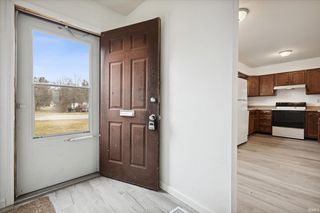 911 & 913 Laurelwood Dr, South Bend, IN 46637 - See Est. Value, Schools ...