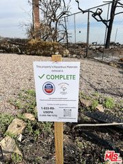 16605 Merivale Ln, Pacific Palisades, CA 90272 - See Est. Value ...