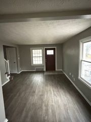 1539-1543 Babbitt Rd #1539, Euclid, OH 44132 | Trulia