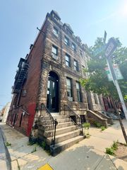 4 & 10 E Biddle St #1A, Baltimore, MD 21202 | Trulia