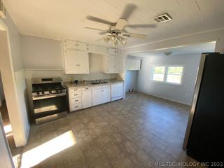 1129 W Aberdeen Dr, Muskogee, OK 74403 - See Est. Value, Schools & More