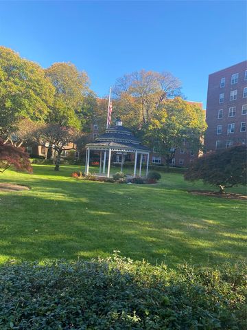 210 Pelham Rd - New Rochelle, NY | Trulia