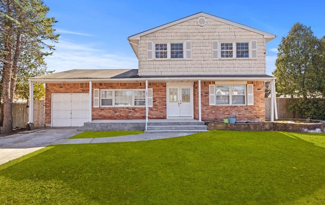 Dix Hills, NY Homes For Sale & Real Estate