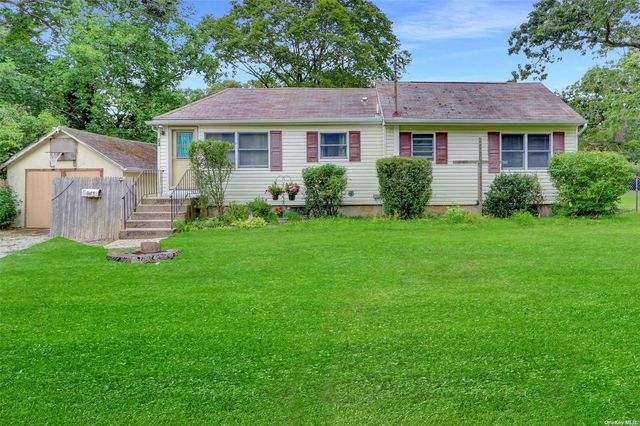 Mastic, NY Homes For Sale & Mastic, NY Real Estate | Trulia