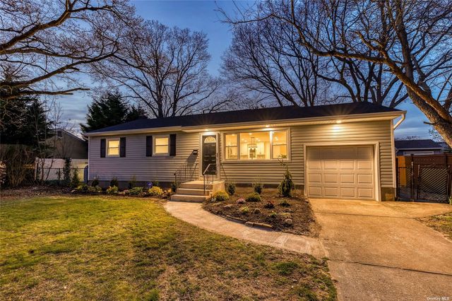 West Babylon, NY Homes For Sale & West Babylon, NY Real Estate | Trulia