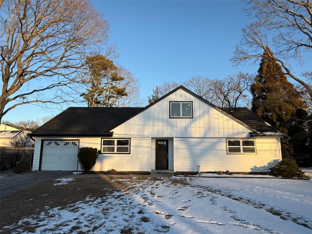 Holbrook, NY Homes For Sale & Real Estate