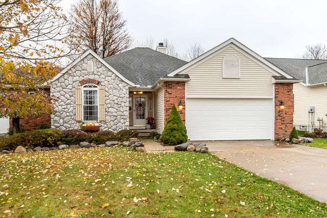 15403 Royal Oak Dr, Middlefield, OH 44062 - See Est. Value, Schools & More