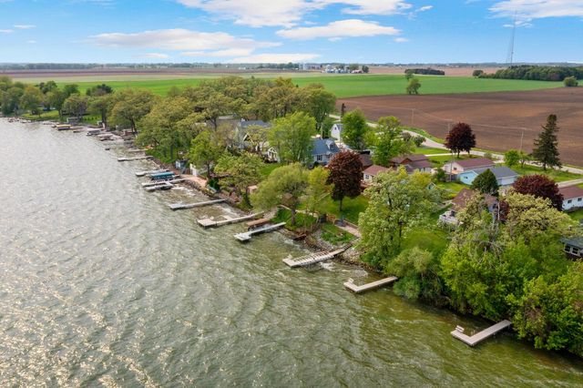 Fox Lake, WI Homes For Sale & Fox Lake, WI Real Estate | Trulia