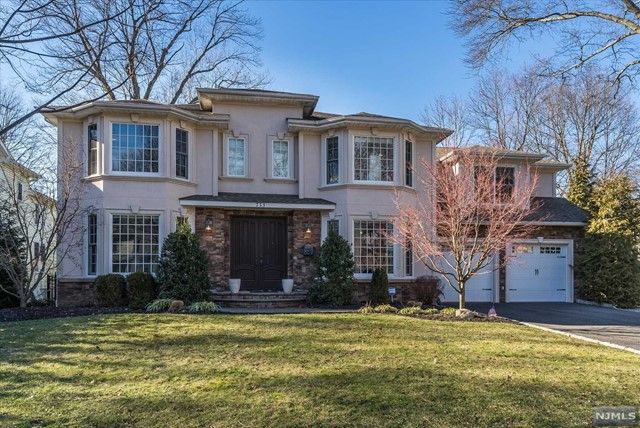 River Edge, NJ Homes For Sale & River Edge, NJ Real Estate | Trulia