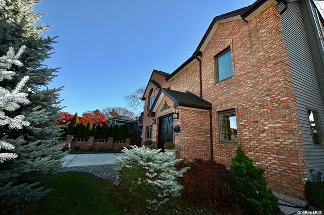 Merrick, NY Homes For Sale & Real Estate