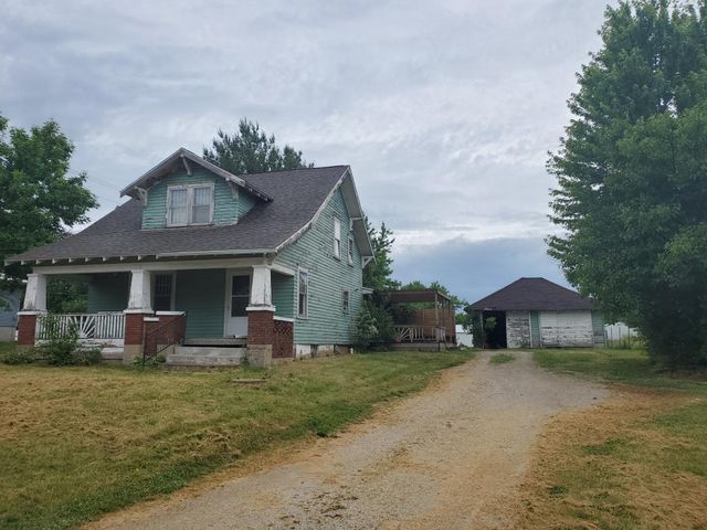 910 Avenue D, West Point, IA 52656 - See Est. Value, Schools & More