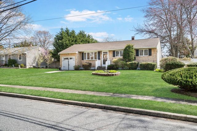 Holbrook, NY Homes For Sale & Real Estate