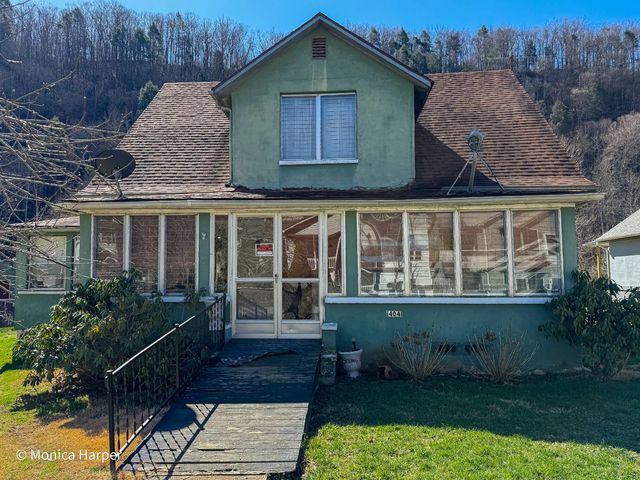 Clay, WV Homes For Sale & Real Estate