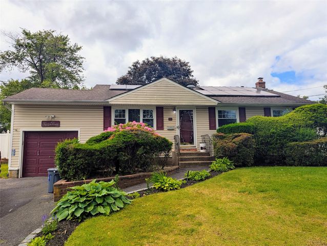 Commack, NY Homes For Sale & Real Estate