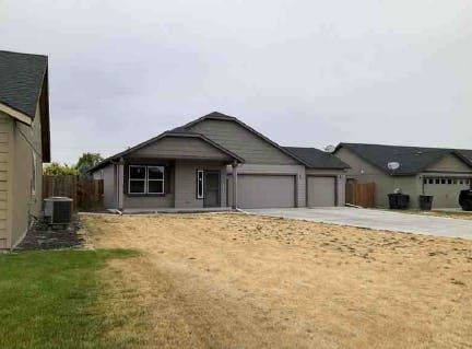 Foreclosures and Foreclosed Homes for Sale Near Me - Find Nearby Real ...