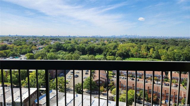 1 Bay Club Drive #20 C, Bayside, NY 11360 - See Est. Value, Schools & More