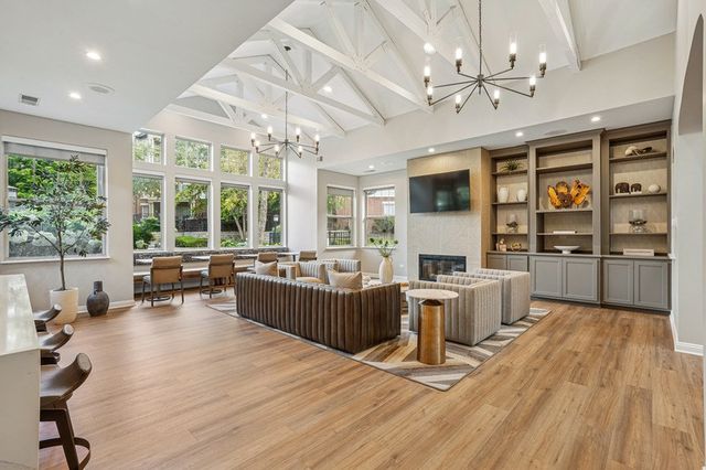 350 Whitewater Dr #13-304, Bolingbrook, IL 60440 - See Est. Value ...