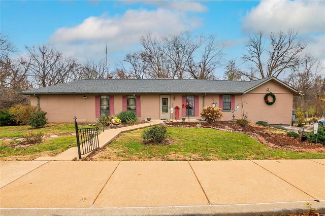 7546 Becker Rd, Saint Louis, MO 63129 - See Est. Value, Schools & More