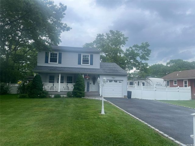 Mastic, NY Homes For Sale & Mastic, NY Real Estate | Trulia