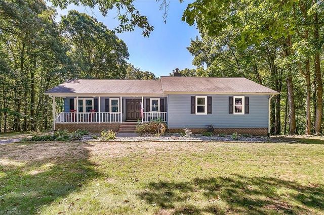 Summerfield, NC Homes For Sale & Real Estate - 111 Homes | Trulia