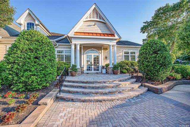 Lake Grove, NY Homes For Sale & Lake Grove, NY Real Estate | Trulia