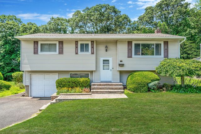 Commack, NY Homes For Sale & Real Estate - 46 Homes | Trulia