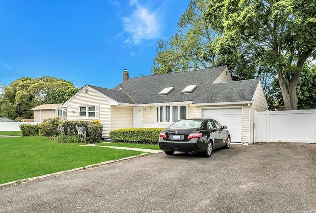 North Babylon, NY Homes For Sale & Real Estate