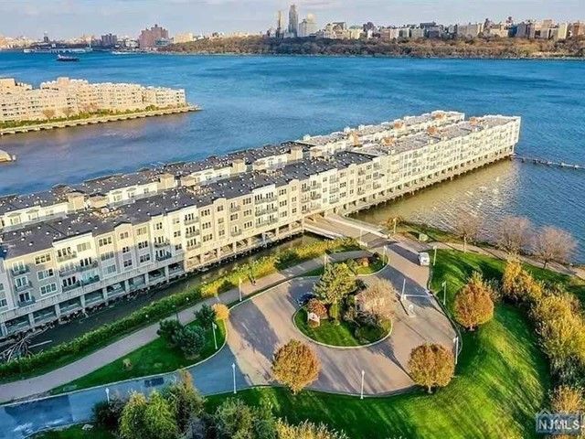 Edgewater, NJ Homes For Sale & Edgewater, NJ Real Estate | Trulia