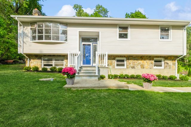 Brookfield, CT Homes For Sale & Real Estate