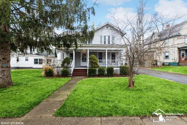 611 W Maumee St, Adrian, MI 49221 - See Est. Value, Schools & More