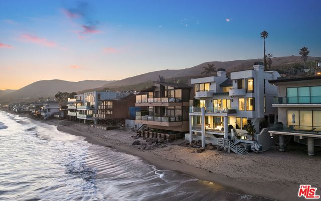 View Waterfront Homes for Sale in Malibu, CA - 63 Houses | Trulia