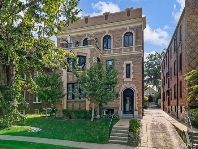 63105 Homes For Sale & 63105 Real Estate - 46 Homes | Trulia