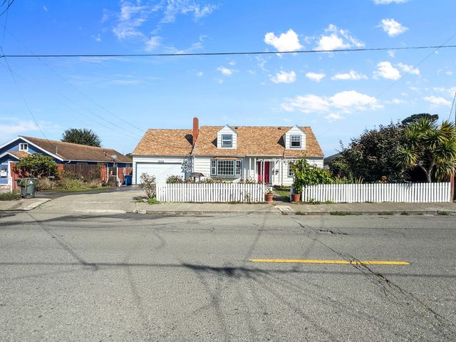 Eureka, CA Single Family Homes For Sale - 83 Listings | Trulia