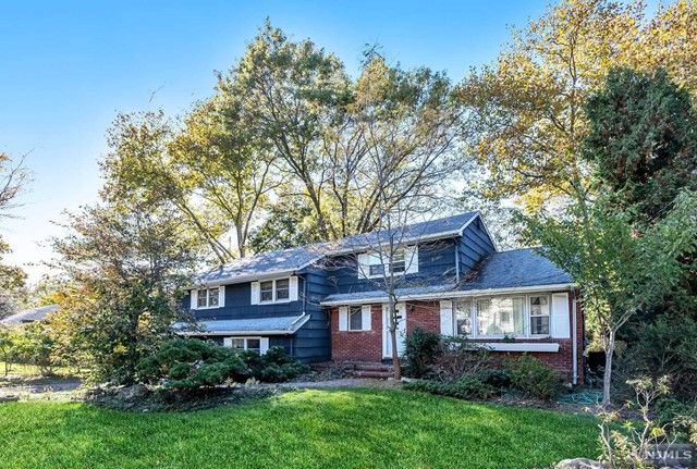 14 Garry Rd, Closter, NJ 07624 - See Est. Value, Schools & More