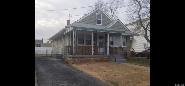 16 Westend Avenue, Valley Stream, NY 11580 - See Est. Value, Schools & More