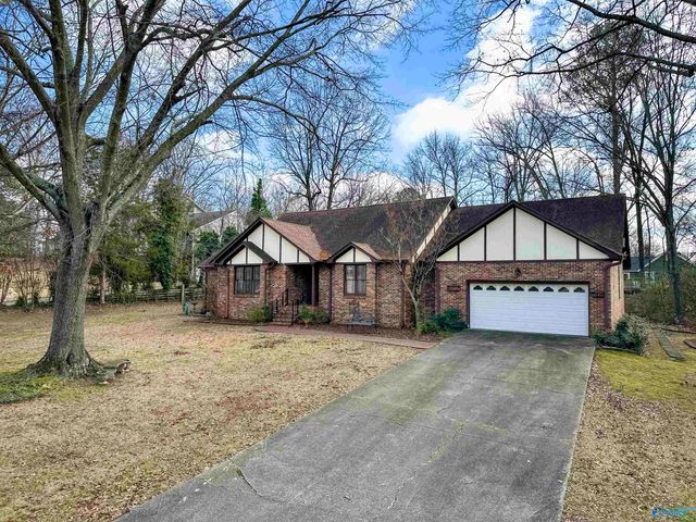3211 Trails End SW, Decatur, AL 35603 - See Est. Value, Schools & More