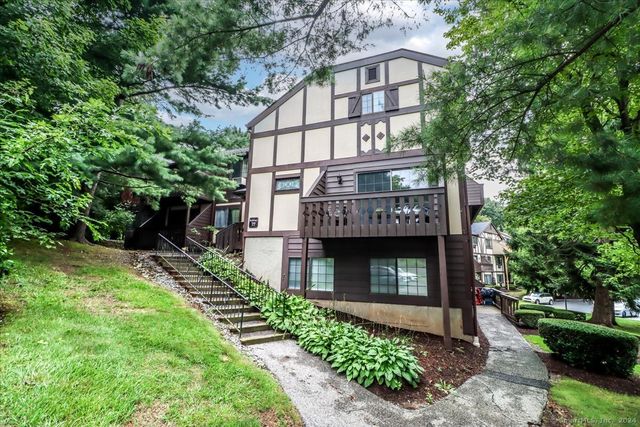 Brookfield, CT Homes For Sale & Real Estate